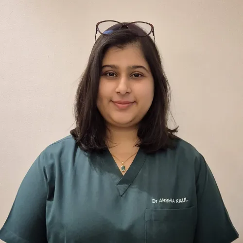 Dr. Arshia Kaul- Prosthodontist | MDS – Prosthodontics, Crown & Bridge